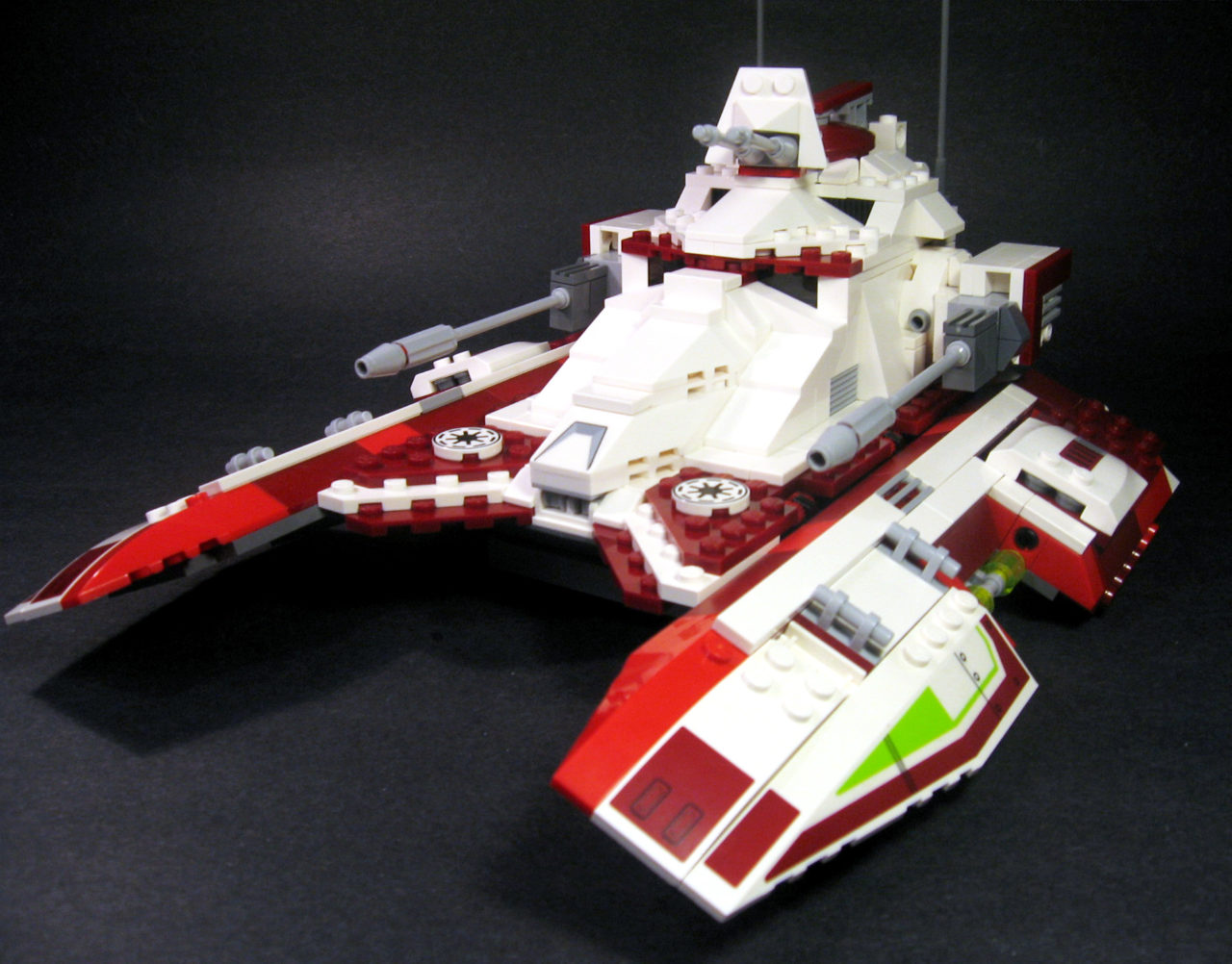 Review: 7679 Republic Fighter Tank - FBTB