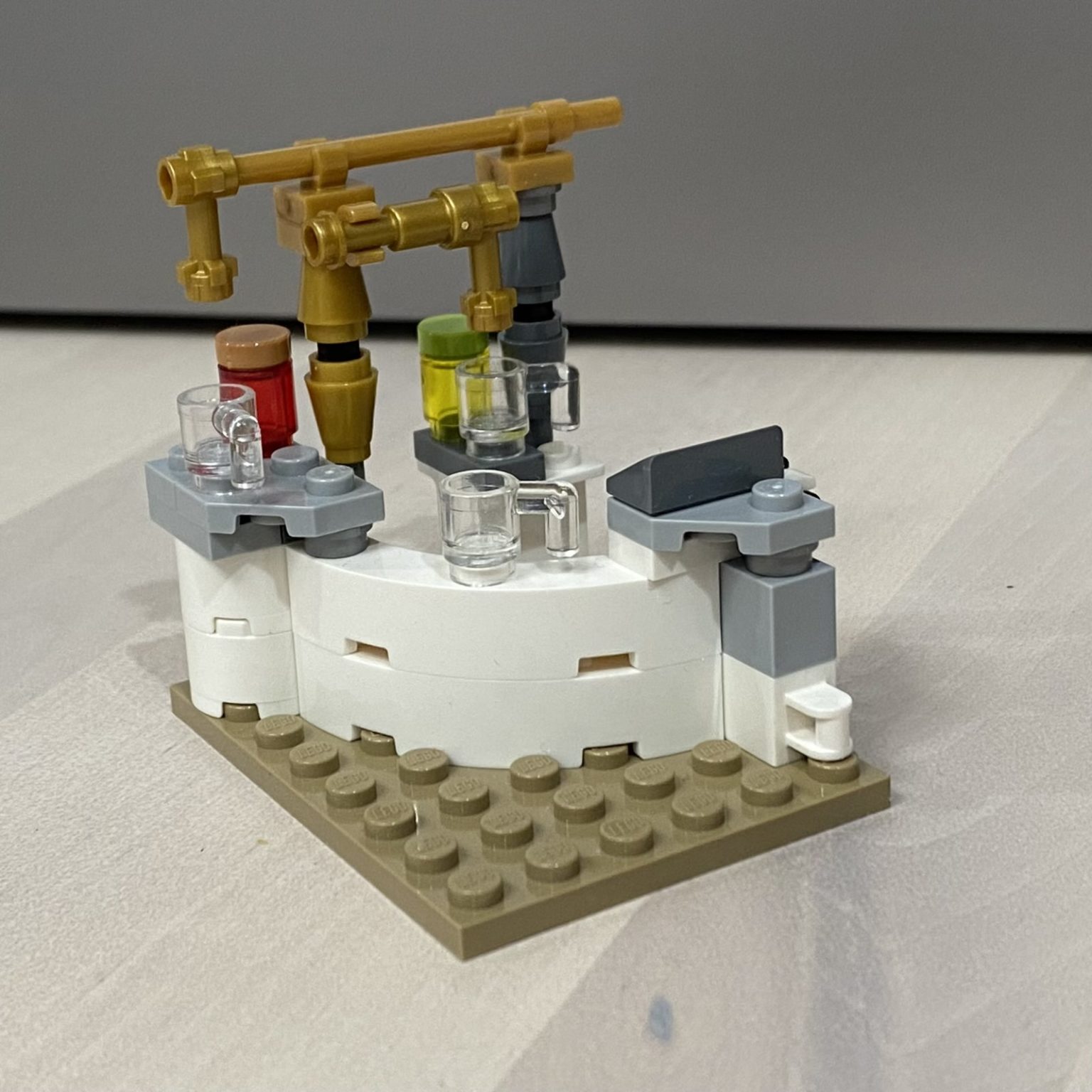 Retro Review: 75205 Mos Eisley Cantina - FBTB