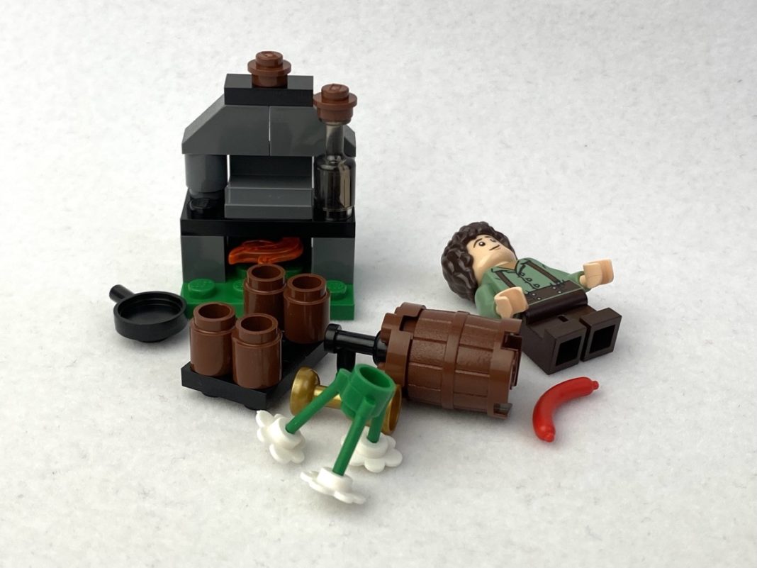 30210 Frodo with Cooking Corner (1) - FBTB