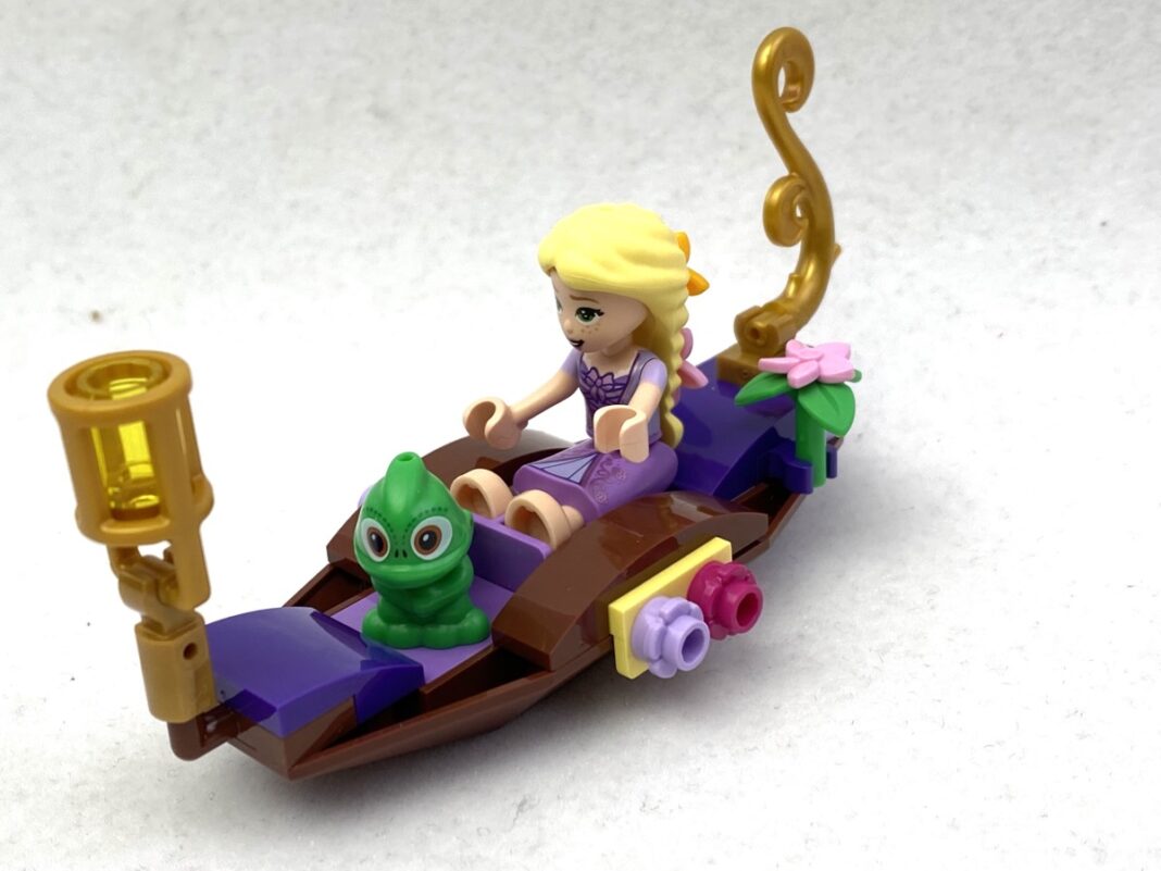 A Year of Polybags 215/260: 30391 Rapunzel's Lantern Boat Review - FBTB